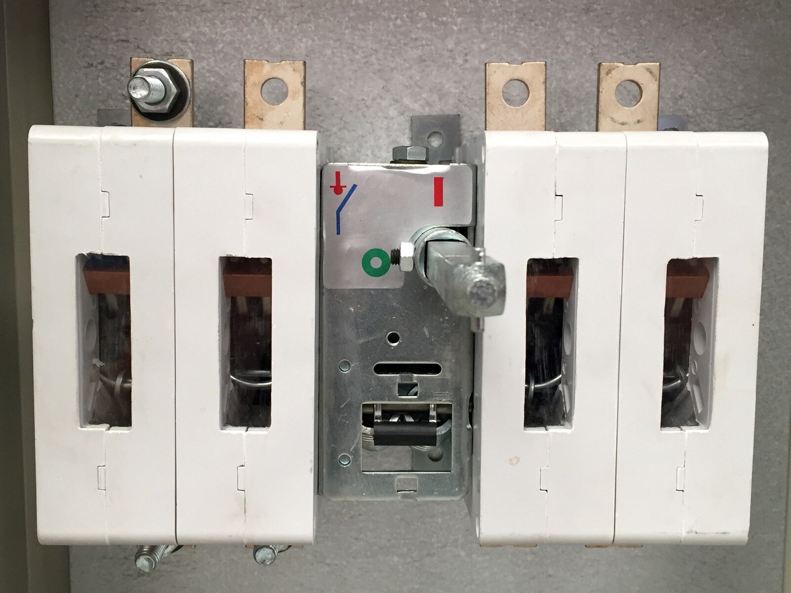 ipd ELSTEEL Type SP MS Box 4.5-200 Enclosure for 400A Isolator IP66 ...