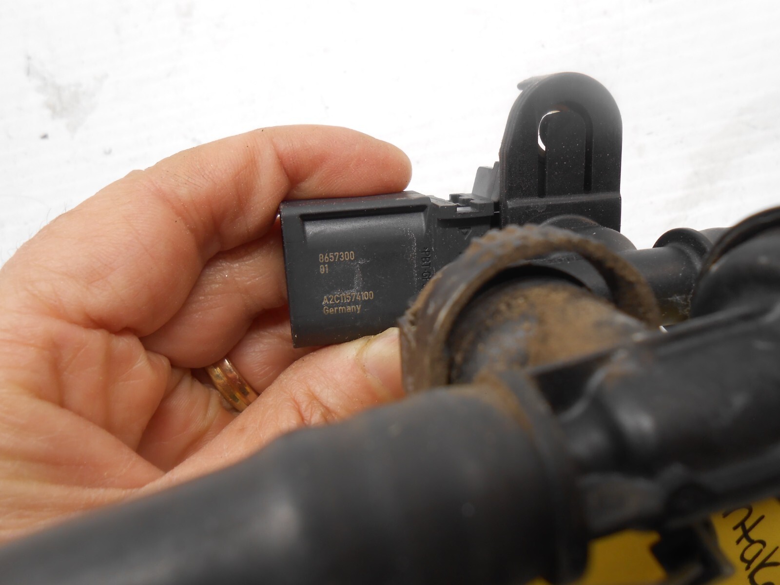 Genuine BMW Differential Pressure Sensor 8657300 CB0219 | eBay