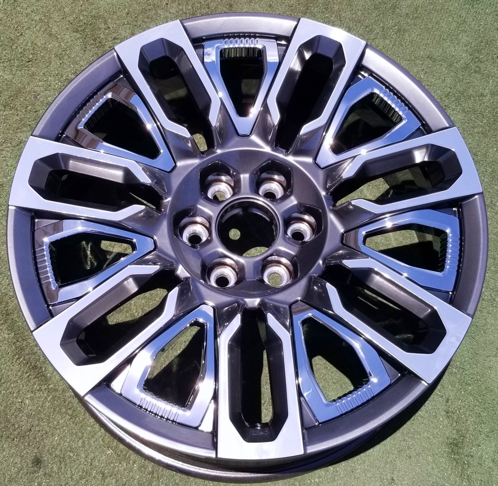 NEW Factory GMC Wheel Denali Ultimate 22 in OEM Sierra Yukon 86821924 ...