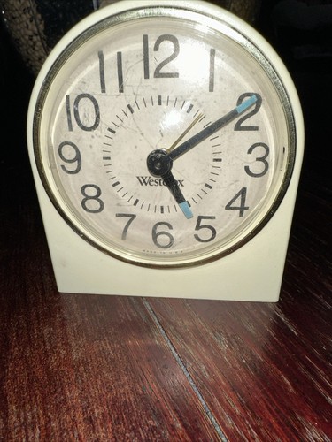 Vintage Westclock Wind-Up Desk tabletop alarm clock Glow in Dark ...