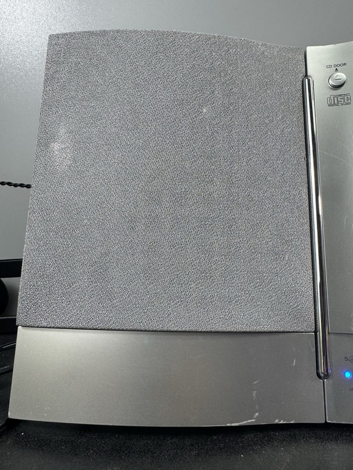 Sharper Image Sleek One CD Player SA253 Wall Mount Stereo Kitchen Radio ...