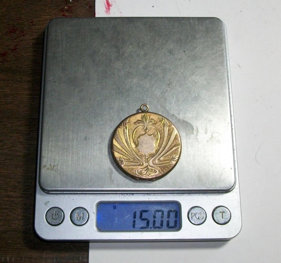 LARGE ANTIQUE ENGRAVED VICTORIAN GOLD FILLED LOCKET ROUND 1 9/16 IN NO ...