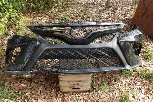2018 2019 TOYOTA CAMRY FRONT BUMPER COVER OEM | eBay