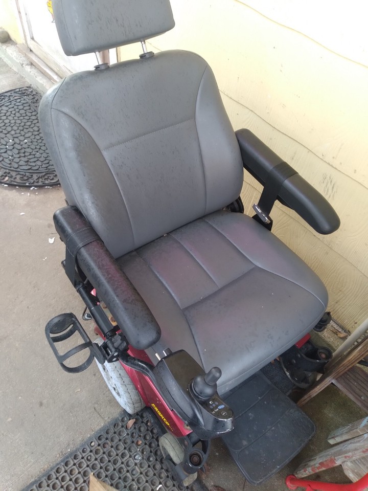 Invacare Pronto M71 Electric Power Wheelchair– Minimal Use, Good ...