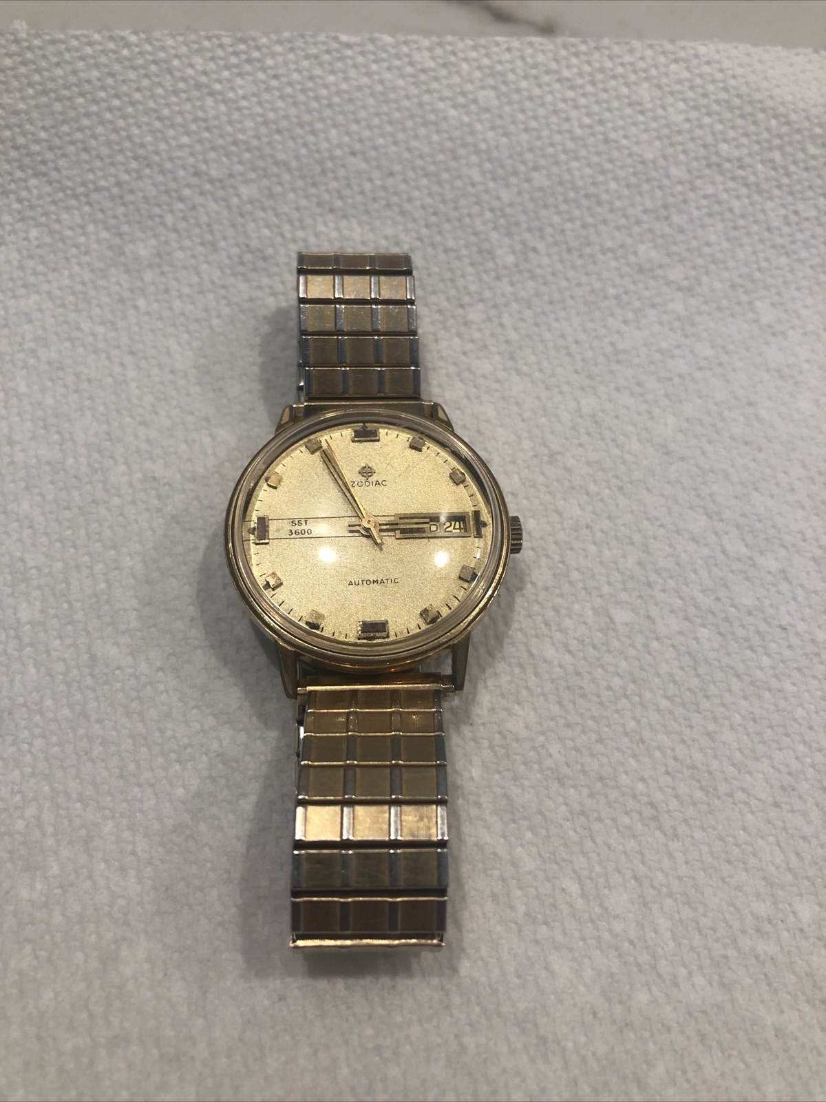 Vintage Zodiac SST 3600 Automatic Antimagnetic Swiss Wrist Watch for ...