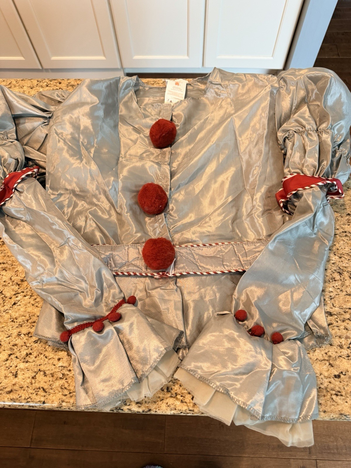 IT Pennywise Adult Deluxe Costume Size Small With Mask (New) | eBay