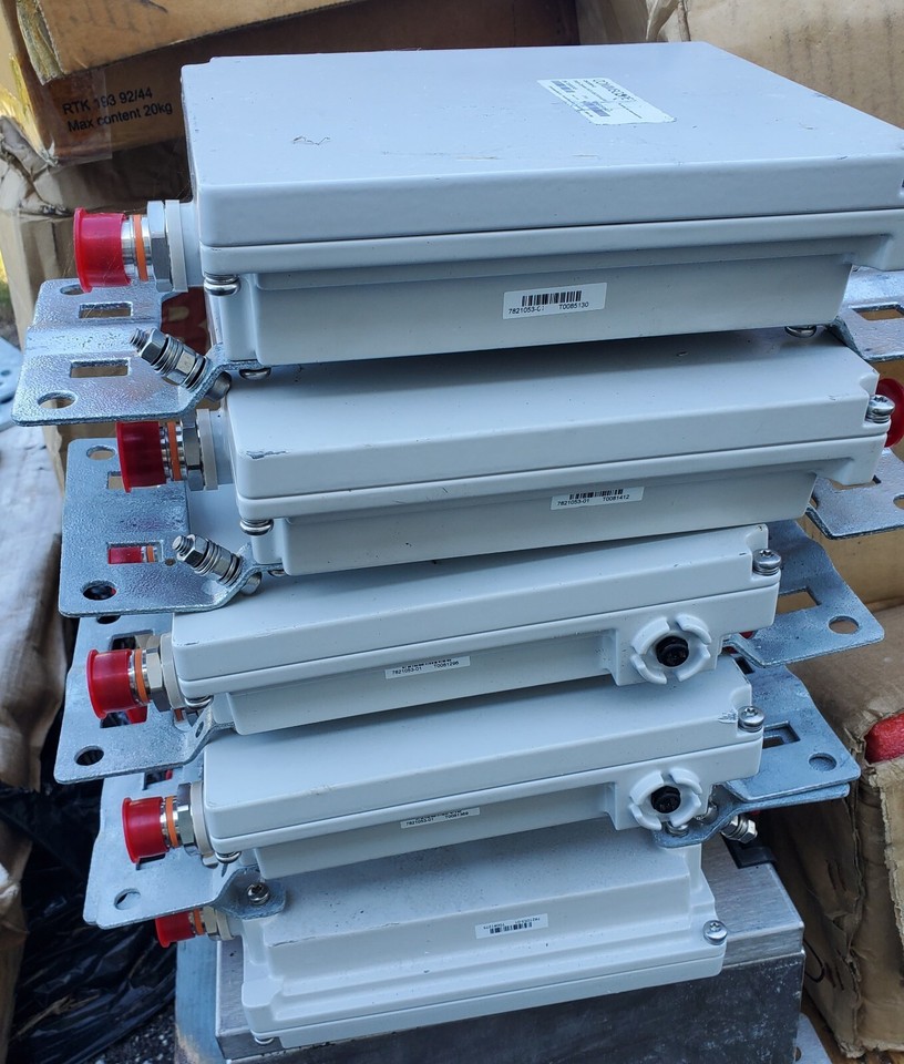 CommScope Diplexer for WCS ABCD Blocks and SiriusXM Bands (CBC23SR-43 ...