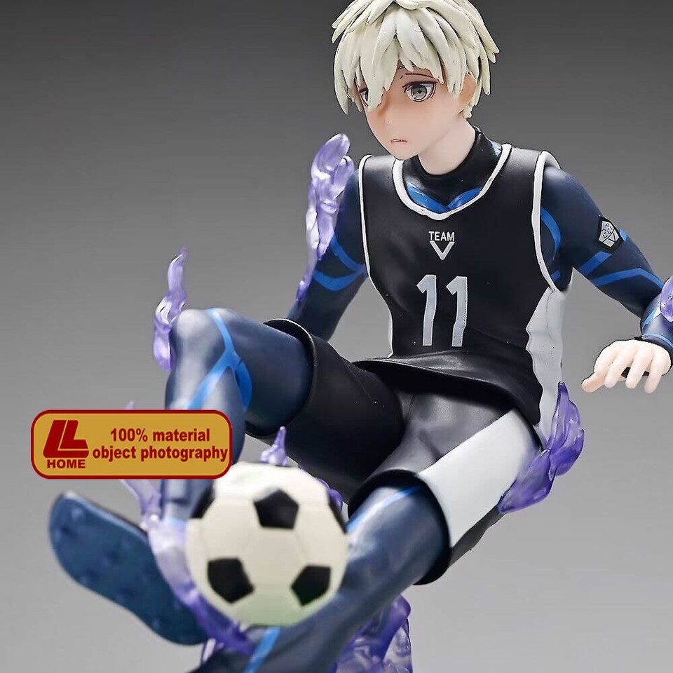 Anime character Nagi Seishiro playing football PVC action Figure Toy ...