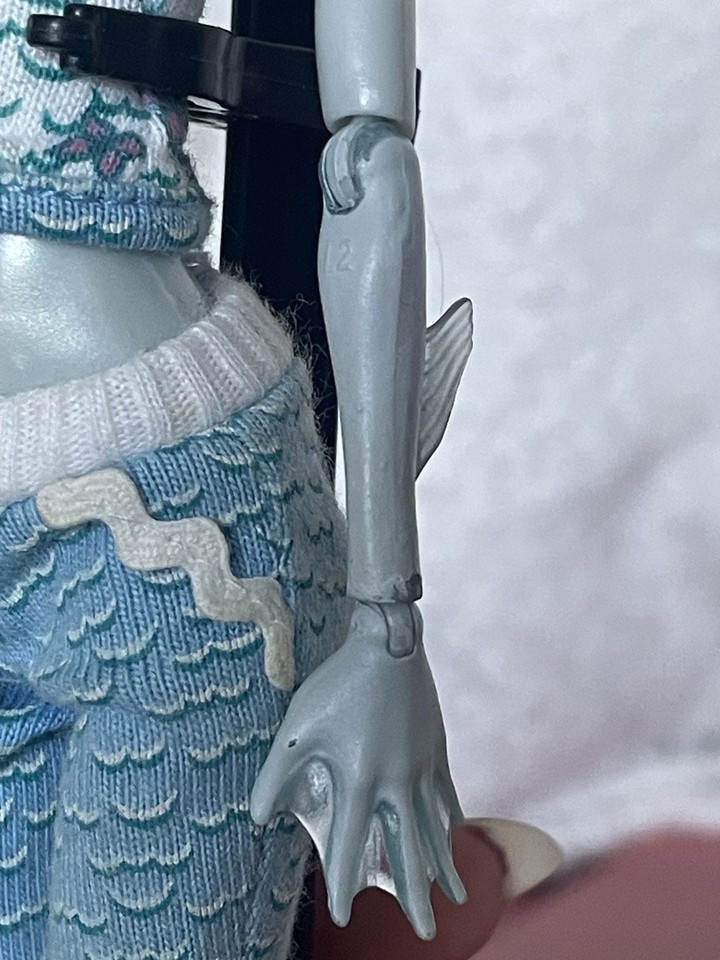 Monster High Doll Lagoona Blue Dead Tired in original outfit No shoes ...