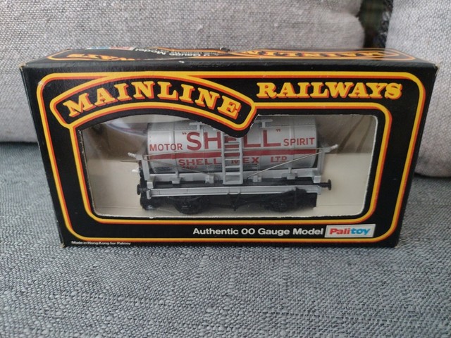 Mainline 37-165 OO 12t Tank Wagon Shell 4492 Silver for sale online | eBay