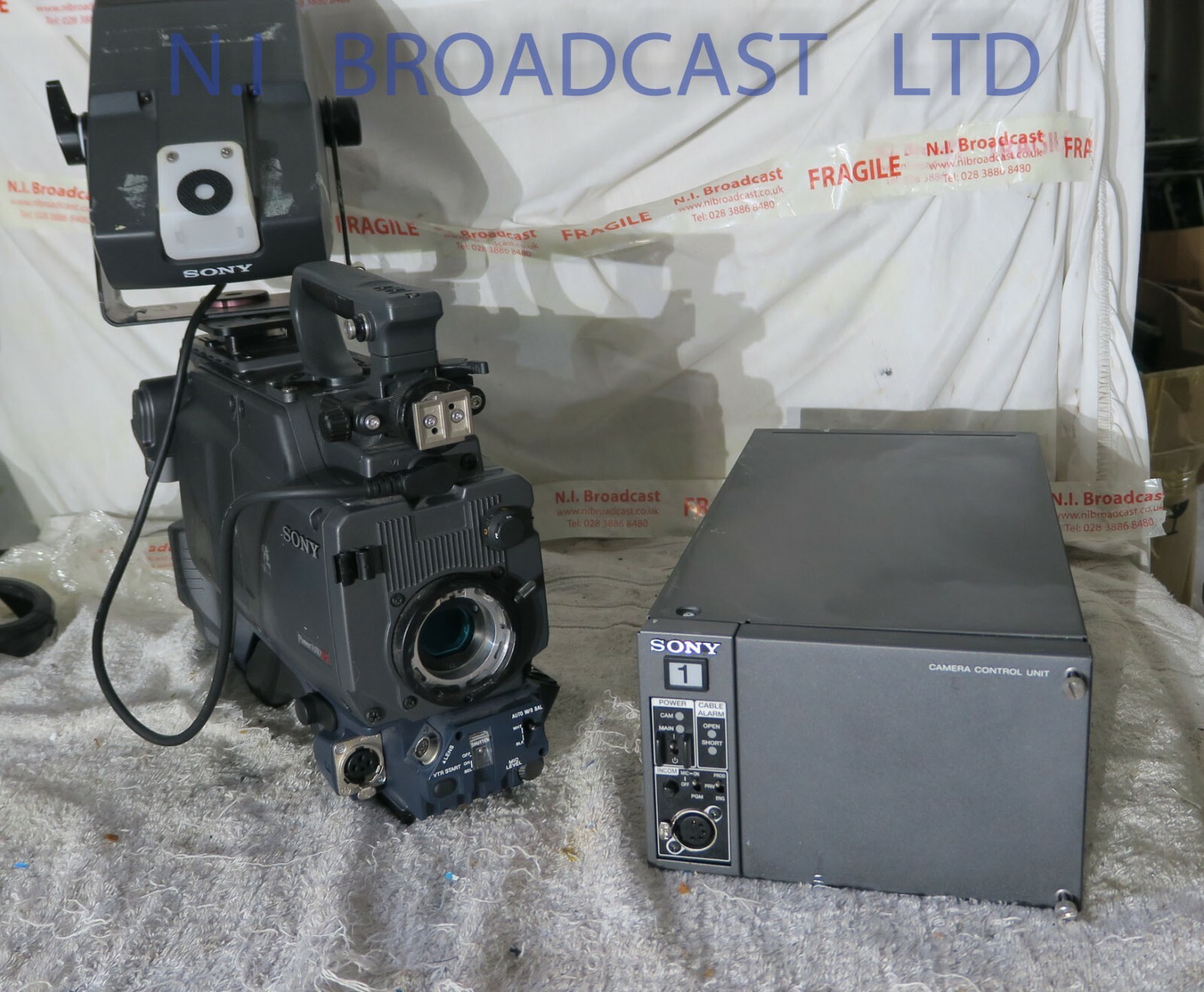 Sony BVP-E30WSP camera with 590p CCU and with triax back and 5inch ...