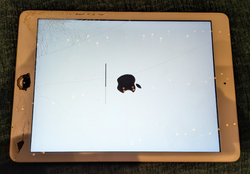 Apple iPad 5th Gen A1822 - Spares or Repair | eBay UK