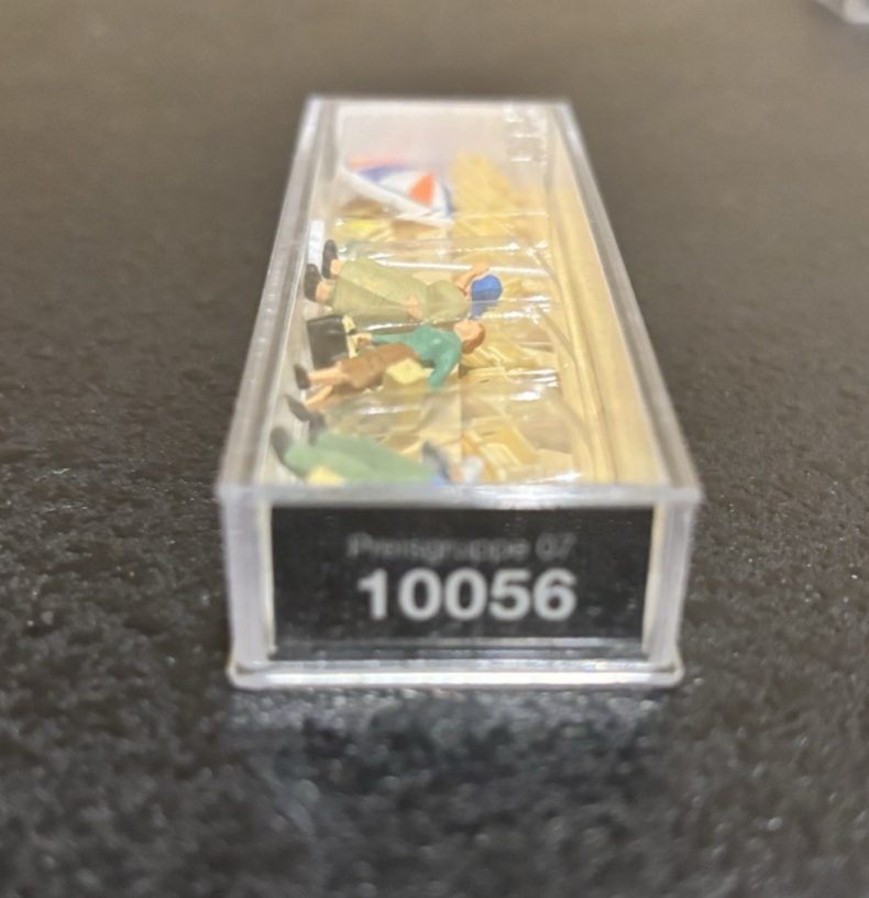 Preiser HO Scale Figures - 10056 At the Market & 10690 At the Kiosk | eBay