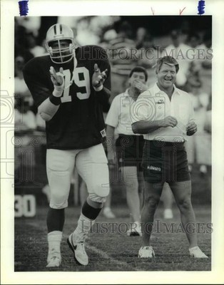 1990 Press Photo Defensive lineman Willie Broughton & coach Jimmy ...