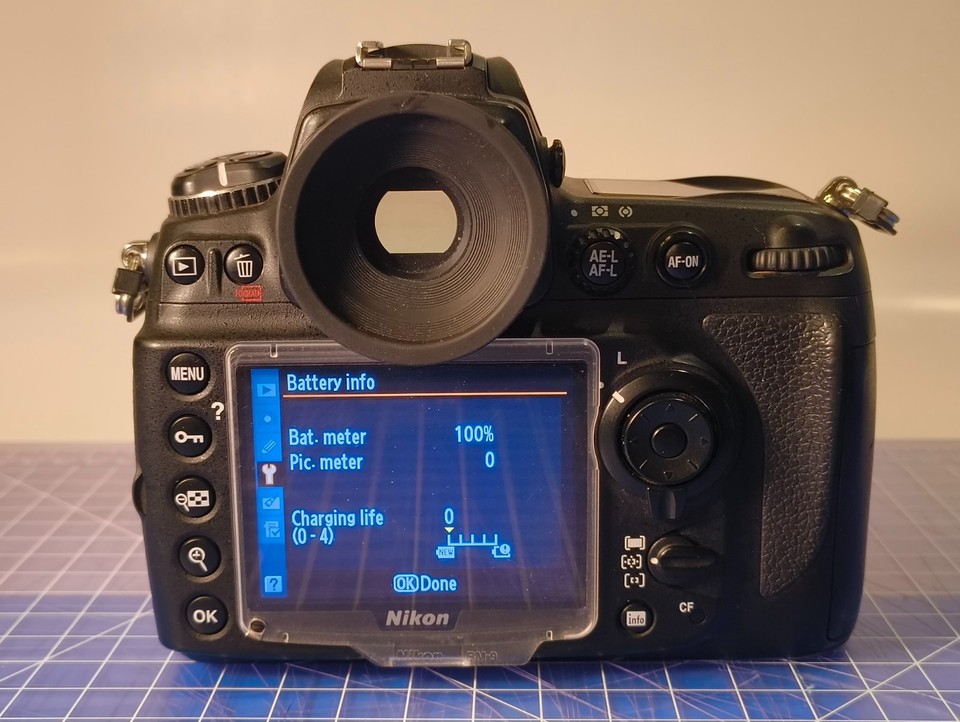 Nikon D700 Digital SLR Camera Body + Battery + 32GB card LOW SHUTTER ...