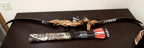 Martin Archery Cypress Takedown Recurve Bow with Arrows and Easton Case ...