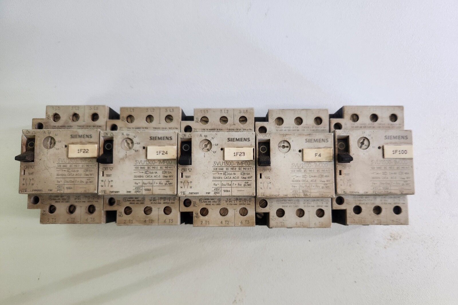 SIEMENS 0.6-1A 3-POLE MOTOR CIRCUIT PROTECTOR 3VU1300-1MF00 | eBay