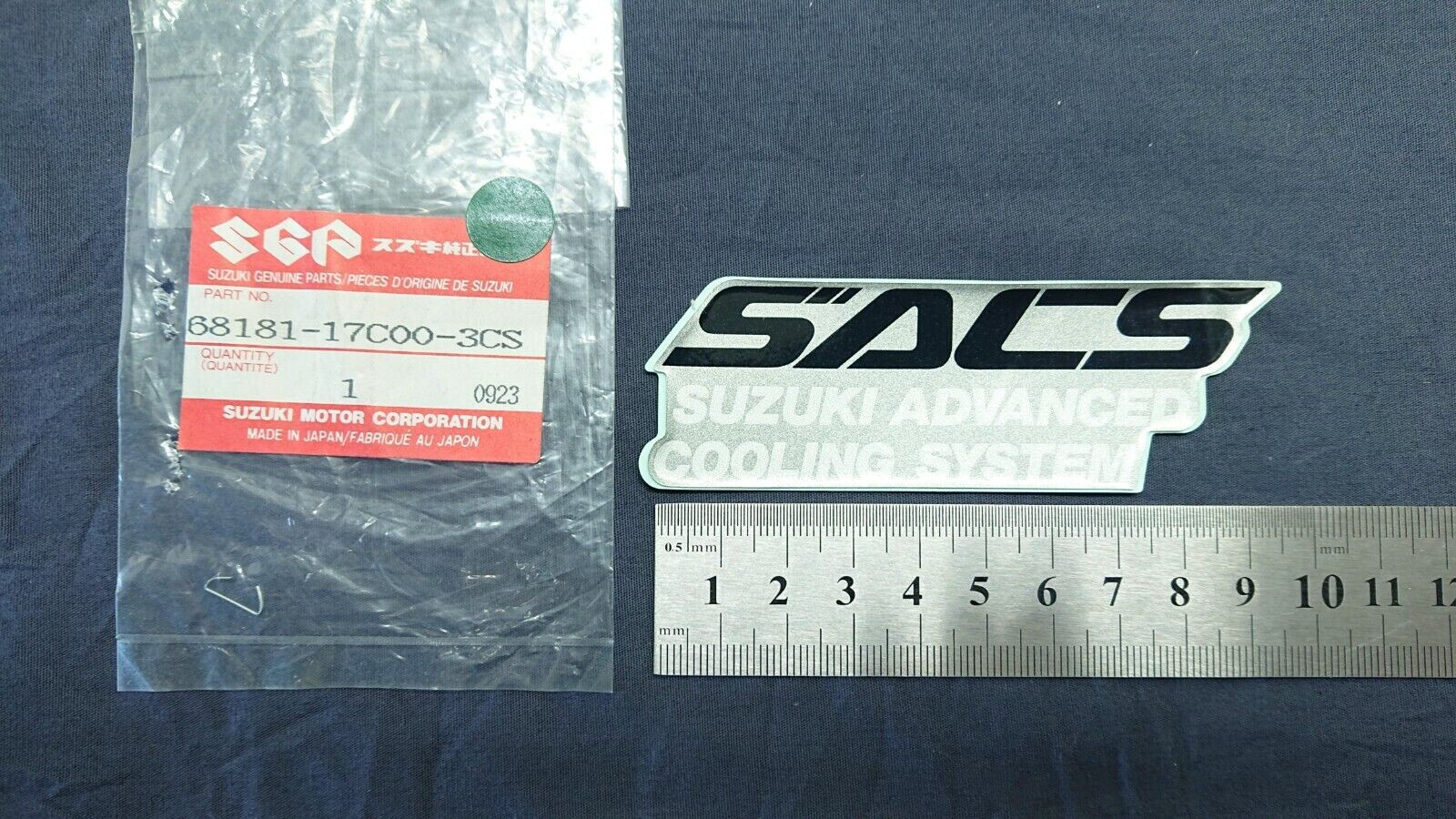 Suzuki GSXR750 88-90 GSXR1100 89-90 COWLING UNDER EMBLEM 68181-17C00 ...