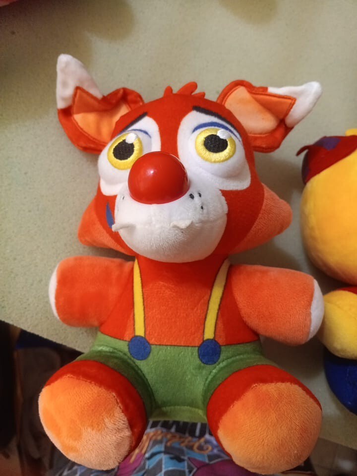 Five Nights at Freddy's Circus Balloon chica, foxy and clown foxy plush ...