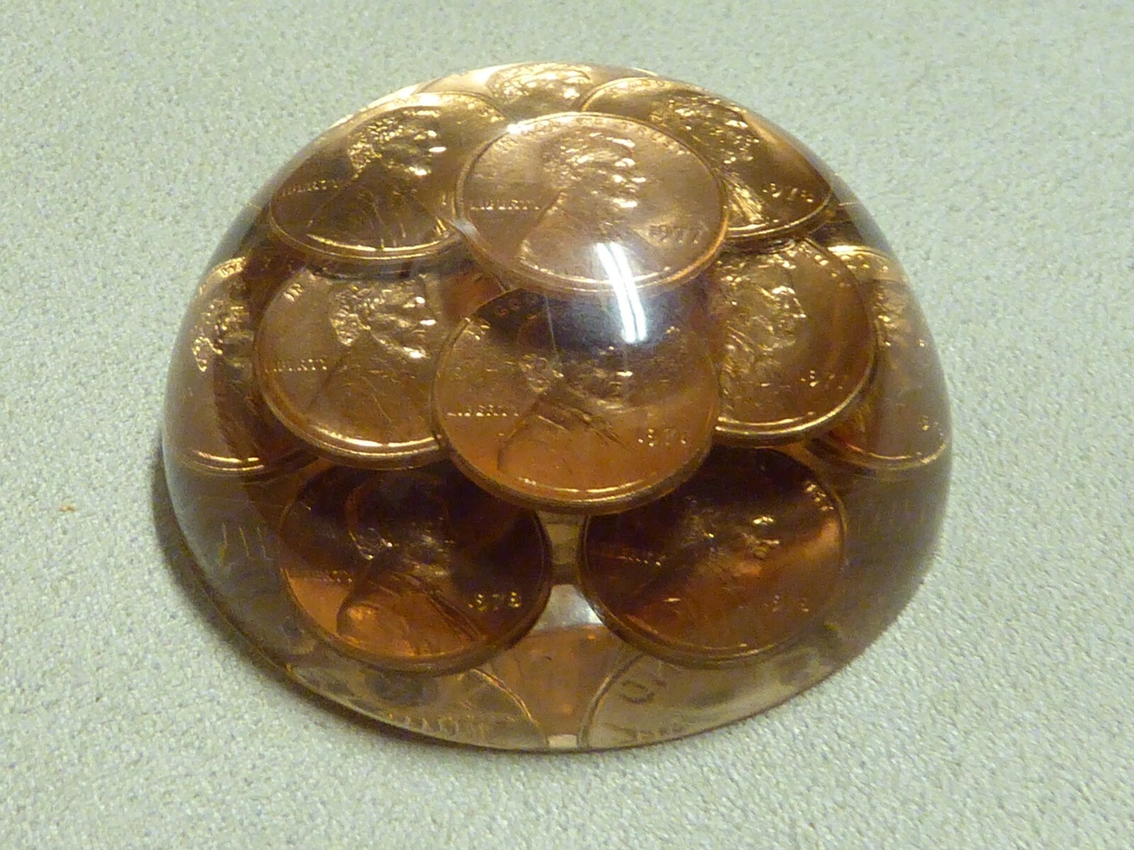 COIN PAPERWEIGHT 13 US PENNIES VINTAGE ACRYLIC | eBay