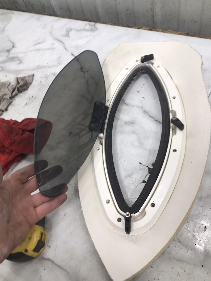 00 Maxum 2800 SCR Boat Marine oval shaped port hole hatch Windows | eBay
