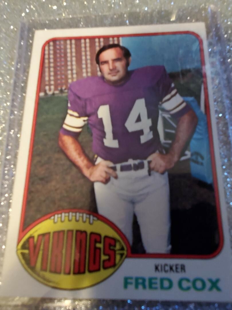 Fred Cox #479 Topps 1976 Football Card (Vikings-kicker-nerf football ...