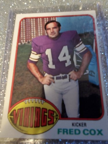 Fred Cox #479 Topps 1976 Football Card (Vikings-kicker-nerf football ...