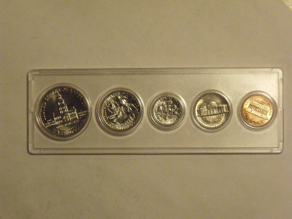 1976 Birth Year Set (5 coin) Choice BU in hard plastic holder ...