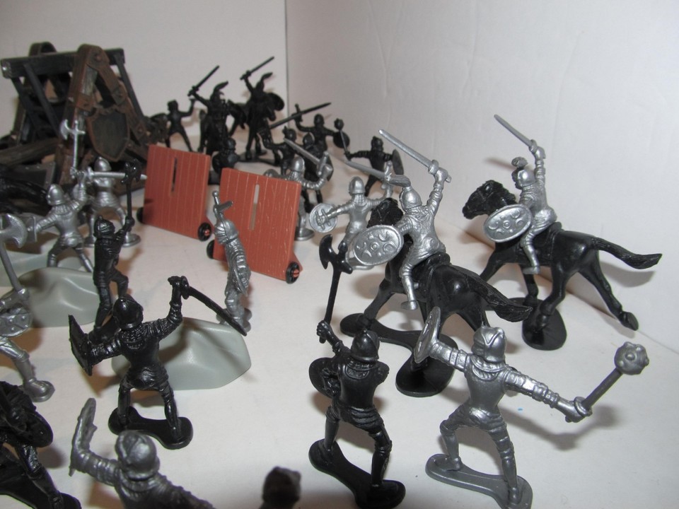 Medieval Knights Playset 54mm Plastic Toy Soldier Figures & Accessories ...