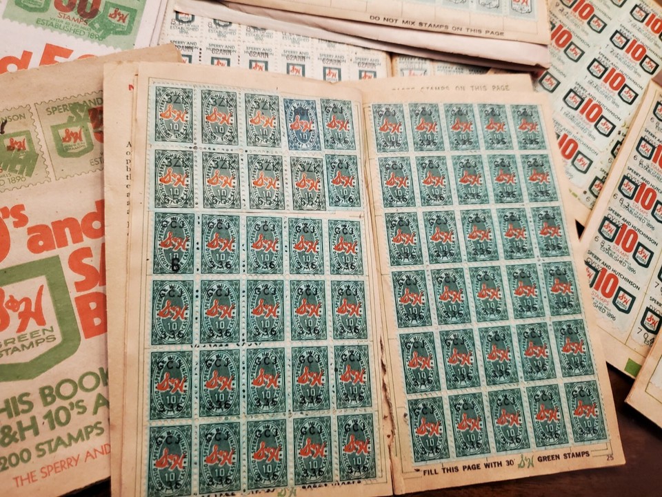 Vintage S & H GREEN STAMPS Large Lot OF Books And S&H Green Stamps ...