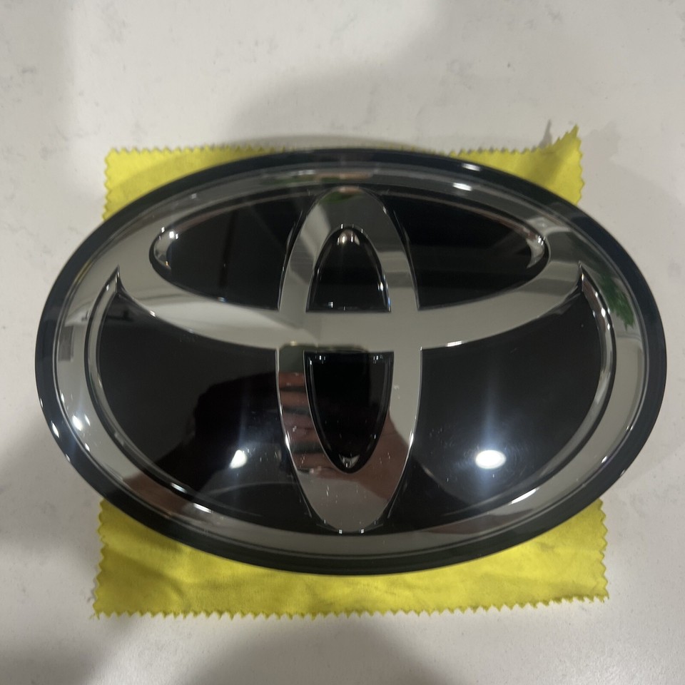 Genuine TOYOTA OEM Grille Emblem Land Cruiser Tundra Tacoma 53141-71010 ...