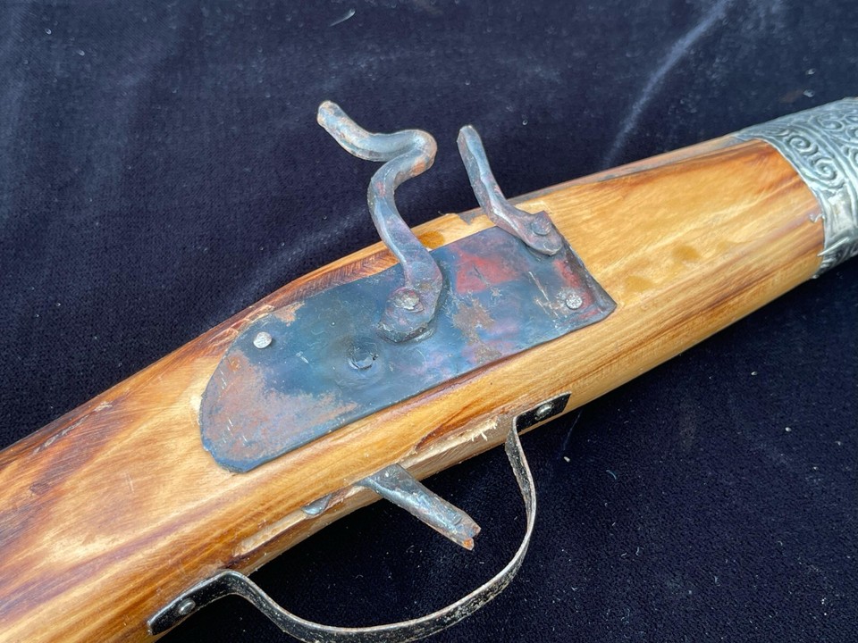 Vintage Moroccan Berber Gun Flintlock Handcrafted Rifle Silver & Wood ...