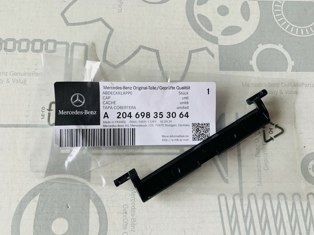 MERCEDES-BENZ C CLASS W205 ROOF RACK MOUNTING COVER RIGHT A2046983530 ...