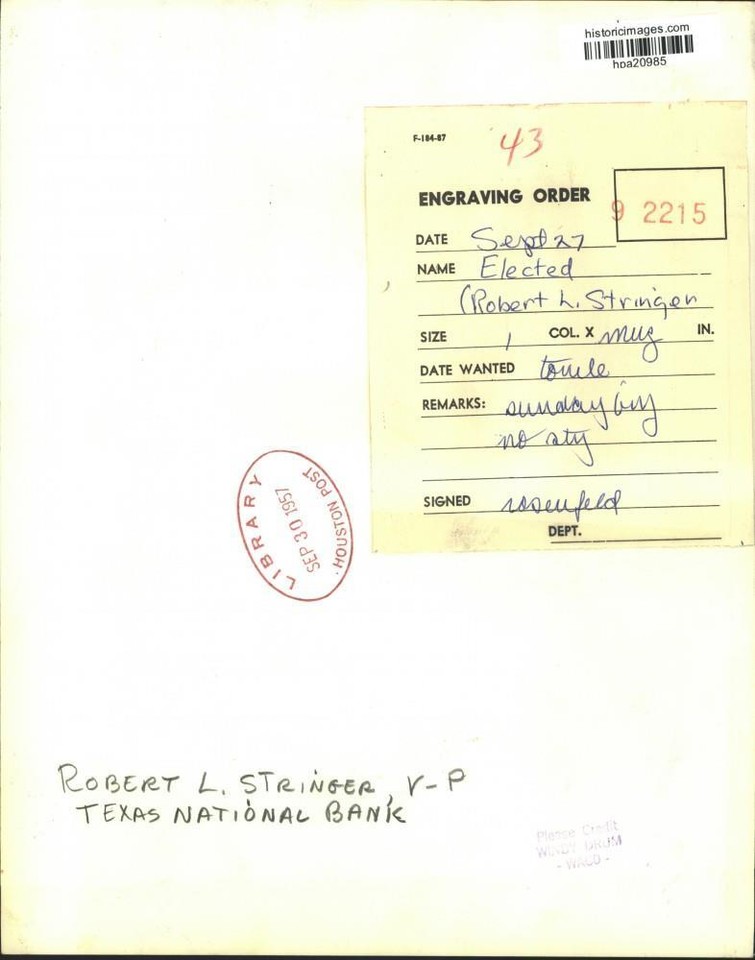 1957 Press Photo Texas National Bank vice president Robert L. Stringer ...
