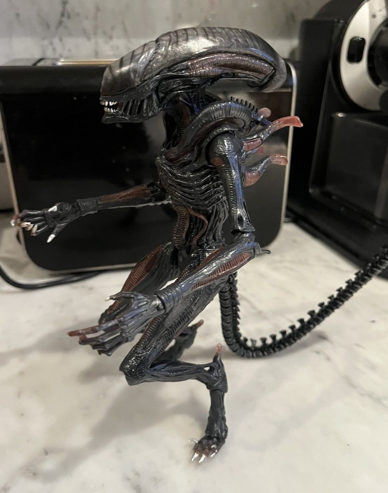 NECA Alien: Romulus Ultimate Scorched Xenomorph 7" Figure unboxed | eBay UK