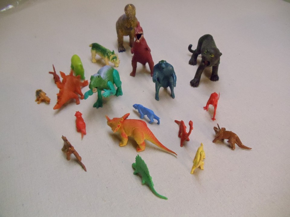 Large group of 18 Multi-Colored Dinosaurs Prehistoric Playset Various ...