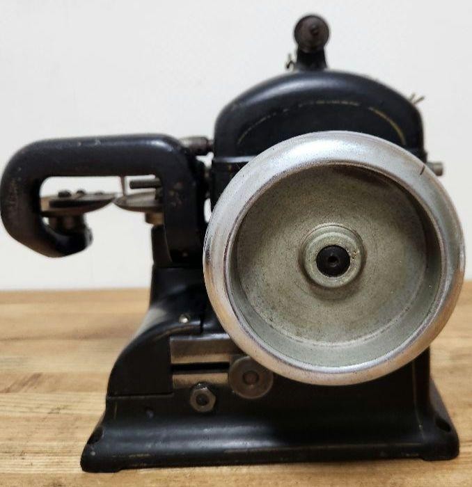 Vintage Bonis Fur Sewing Machine Cup Seamer Sewing Machine Very Rare ...