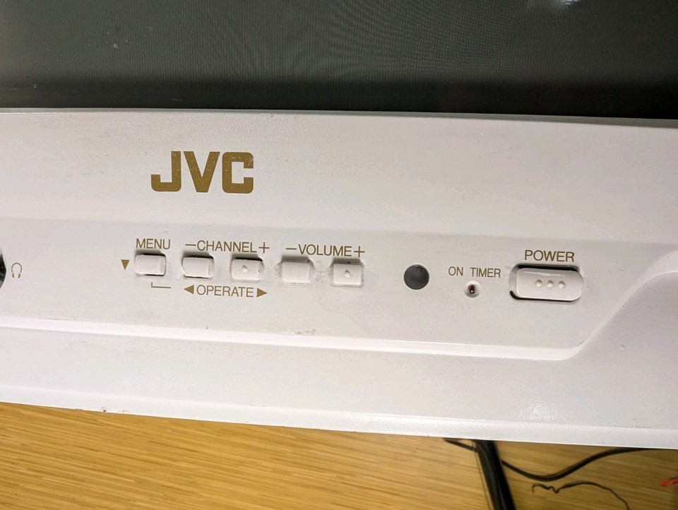 KSE Vintage JVC 13" C-13211 Retro Gaming Color CRT TV (2001) with ...