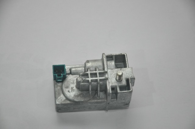 Original Mercedes-Benz W204 Steering Lock Wheel A2045458132 for sale ...