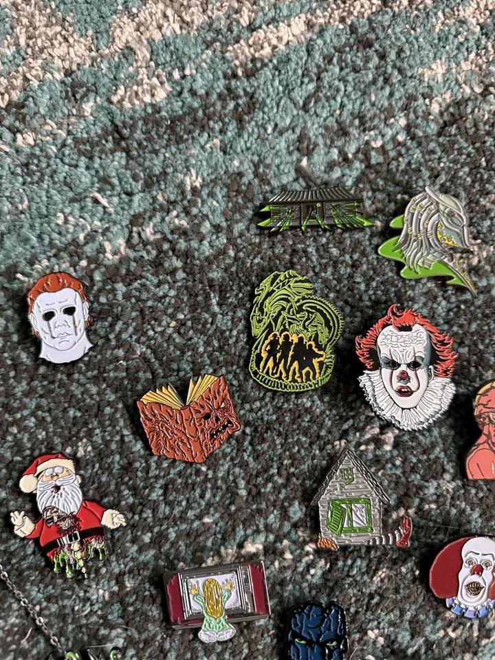 Horror Movie Enamel Pin Lot Pennywise Aliens Evil Dead Halloween Jason ...