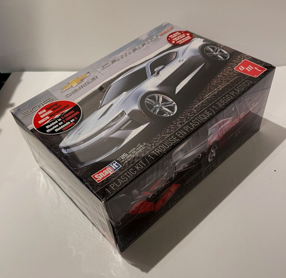 AMT 982M/12 2016 CHEVROLET CAMARO SS SNAP IT MODEL KIT-NIB-1/25 SCALE ...