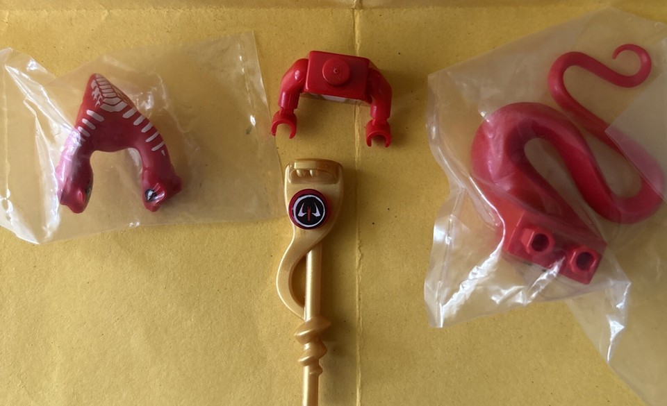 LEGO Ninjago Fangtom Red Snake Minifigure W/ Staff From 9445 In Sealed ...
