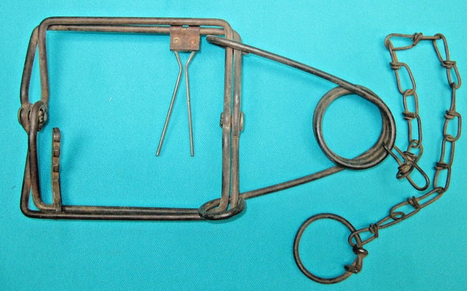 VINTAGE VICTOR CONIBEAR WORKING TRAPS # 110 AND #220--K-19 | eBay