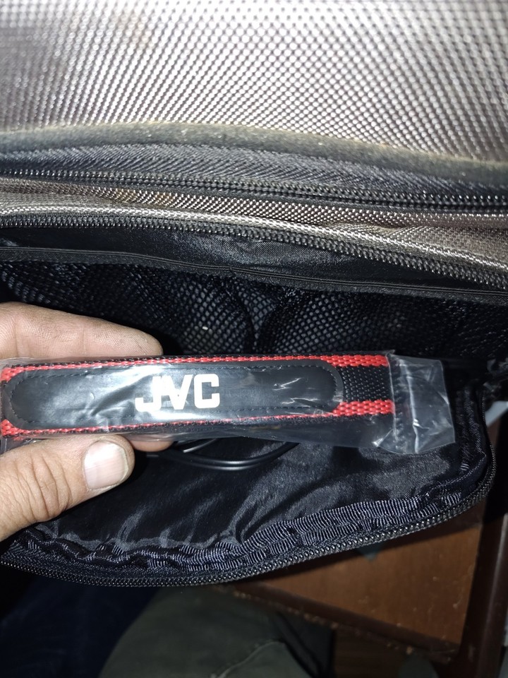 JVC Compact Super VHS-C Camcorder 800x Zoom Video Camera with ...