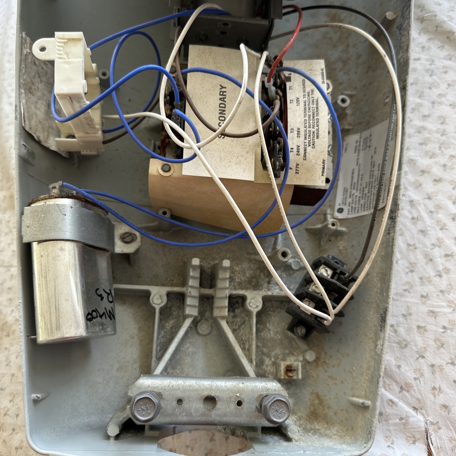 GE HPS High Pressure Sodium M400r3 Cobra Head 200w W/ Used Bulb ...