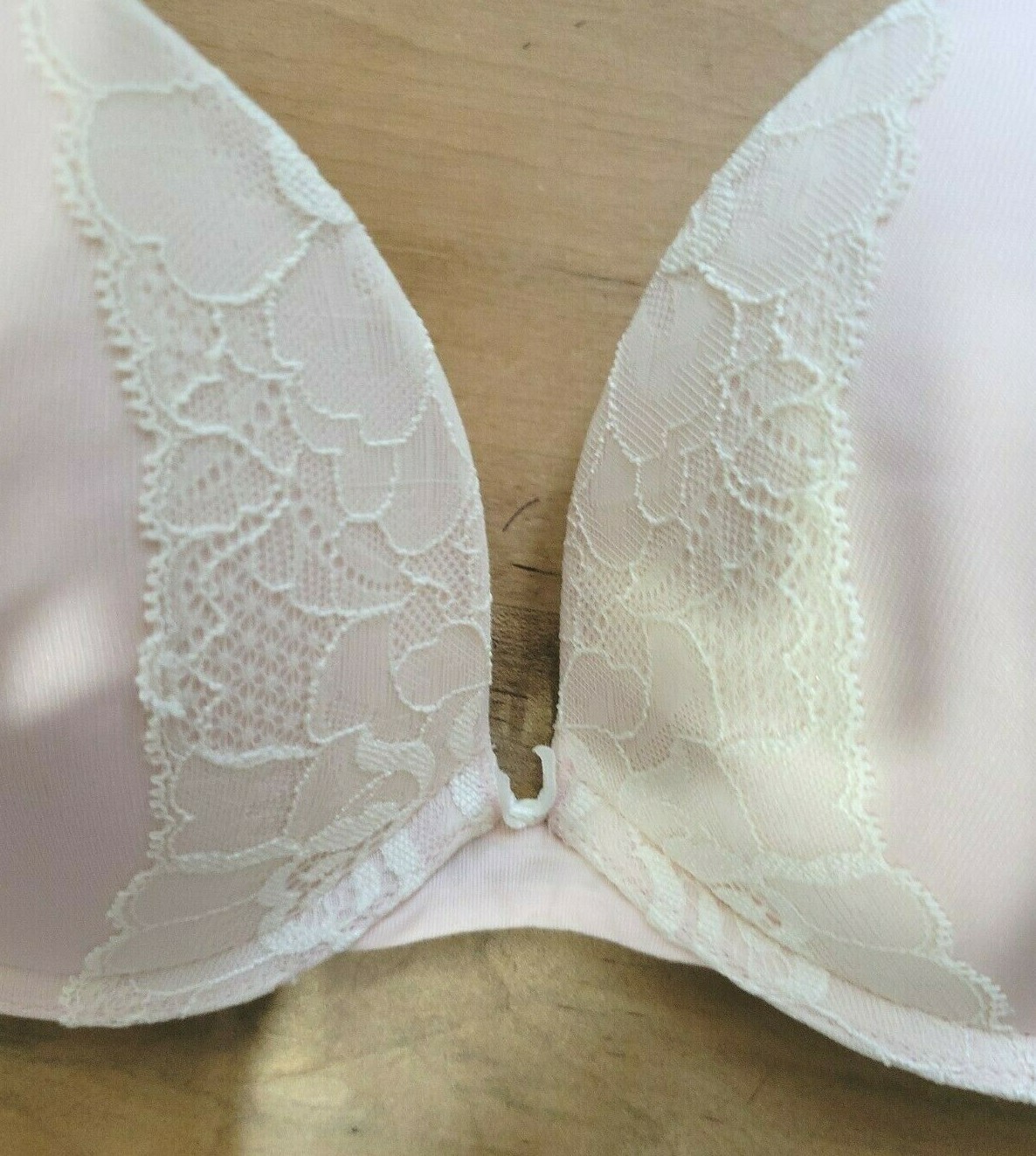 Lane Bryant Cacique Pink Boost Plunge Bra Size 32C Un… - Gem