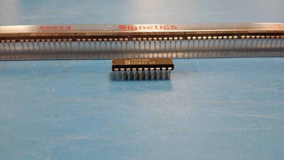 (10 PCS) 74F534N SIGNETICS 8-BIT TRANSCEIVER, INVERTED OUTPUT, PDIP20 ...