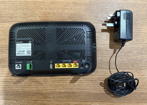 BT Smart Hub 2.0 Modem Router Black Wireless Dual Band USB 2.0 4x ...