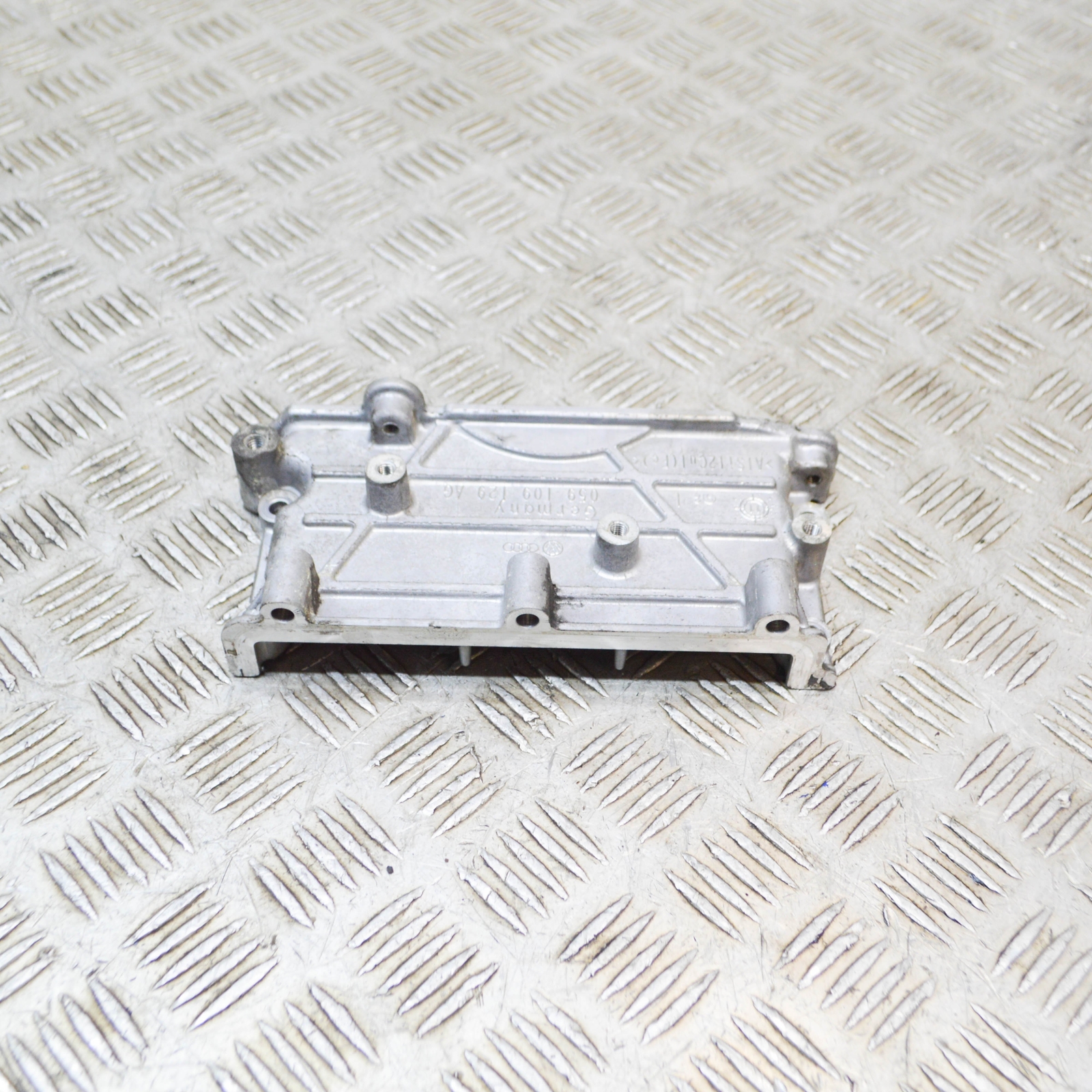 AUDI Q5 8R SQ5 Rear Left Cylinder Head Timing Cover 059109129AG 3.0D ...