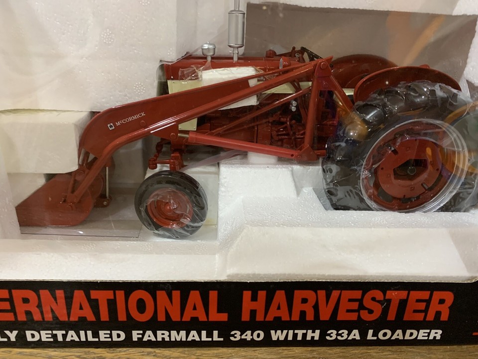 SpecCast International Harvester Farmall 340 Tractor w/33A Loader 1/16 ...